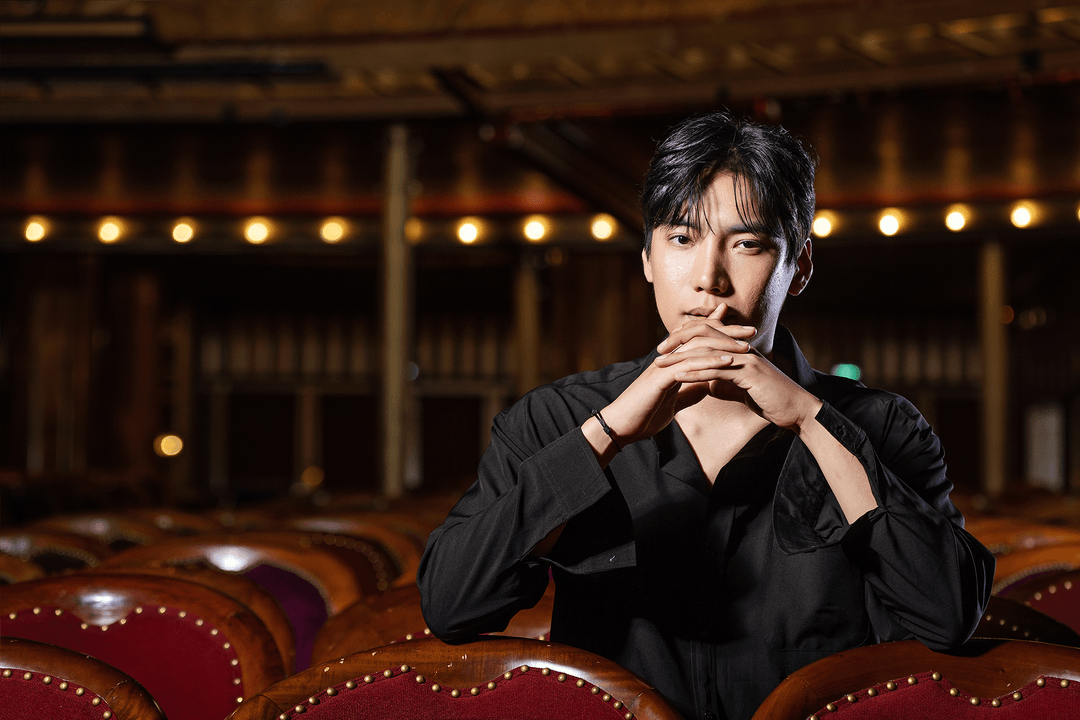 Spectacle de Magie à Paris | Luis de Matos aux Folies Bergere